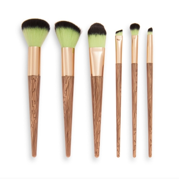 Makeup Revolution | Makeup | The Simpsons X Makeup Revolution Brush Set ...